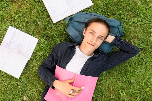 Simulateur moyenne bac STMG 2025